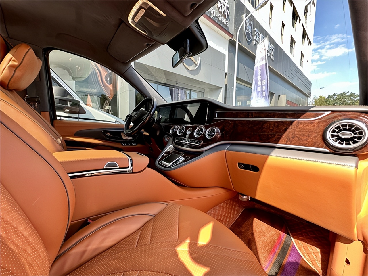 Mercedes-Benz Vito customized luxury configuration and interior ...