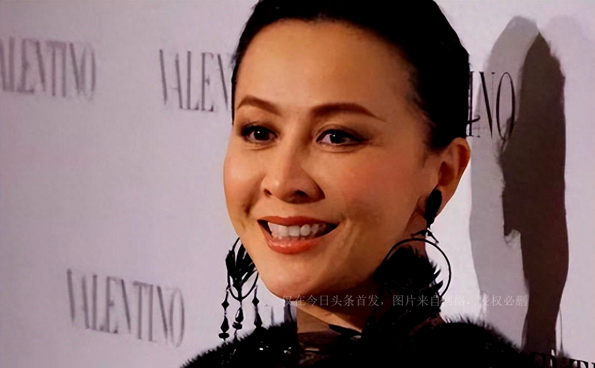 Carina Lau's "indecent photos" were exposed, causing a riot in Hong Kong's entertainment ...