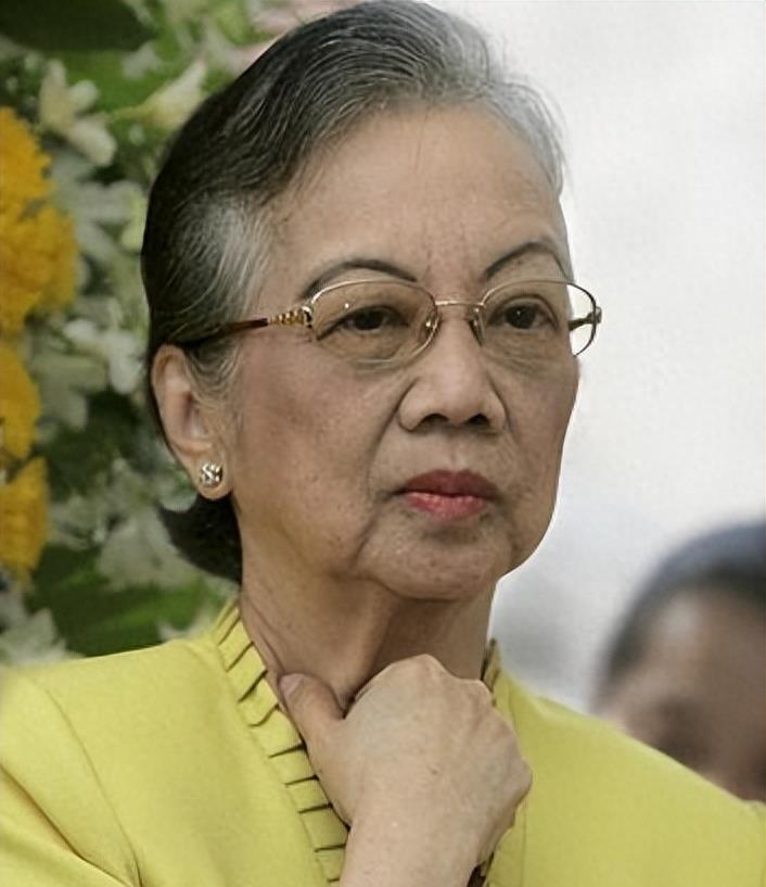 The world's first Chinese female president, who is proud of her Chinese ...