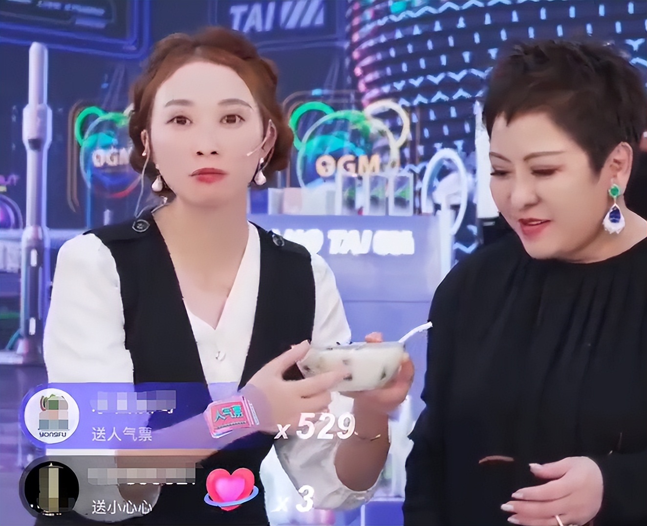 Bringing 300 million goods in one night, Xiang Tai's awkward smile ...