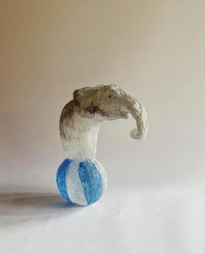 Appreciation of the fairy tale works of glass artist tomoe adachi ...