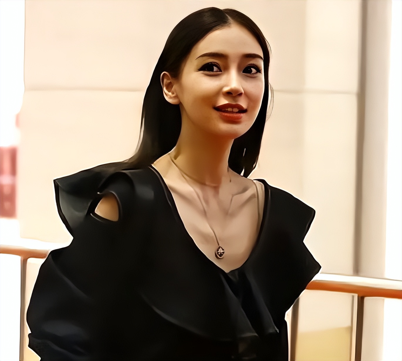 Where did Liu Wen's "beauty" go? Fascinating foreigners is too serious ...