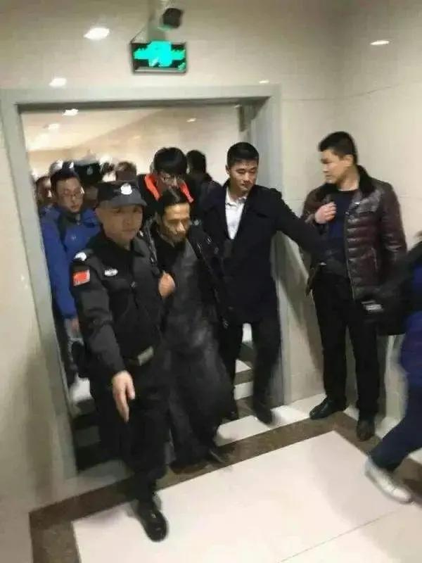 Song Xiaofeng's domineering fan protection: No need to protect, just ...