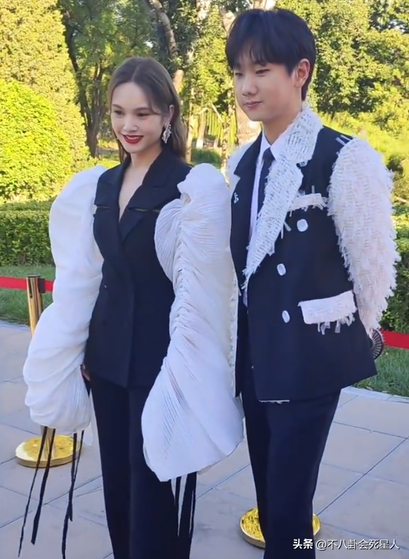 Another red carpet hit!Wen Qi, Jiang Yiyi, Zhang Yuxi, one is more beautiful than the other - iNEWS