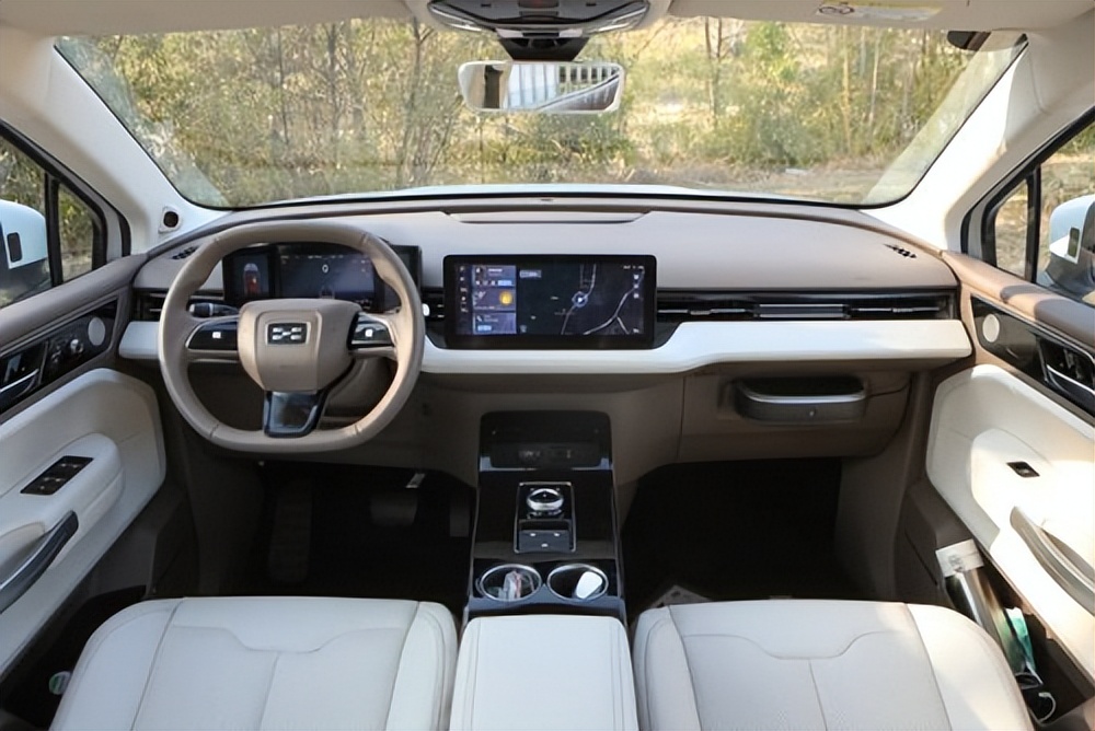 The first model U5 is exported to over 15 countries overseas, AIWAYS U6 ...