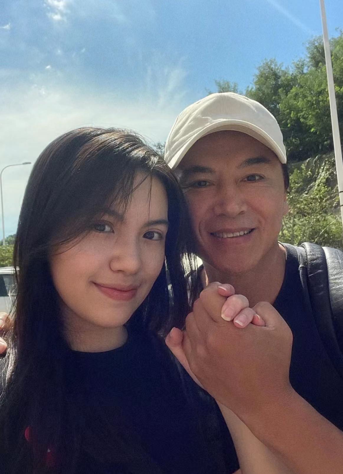 Chunyu Shanshan celebrates her daughter's graduation in Australia ...