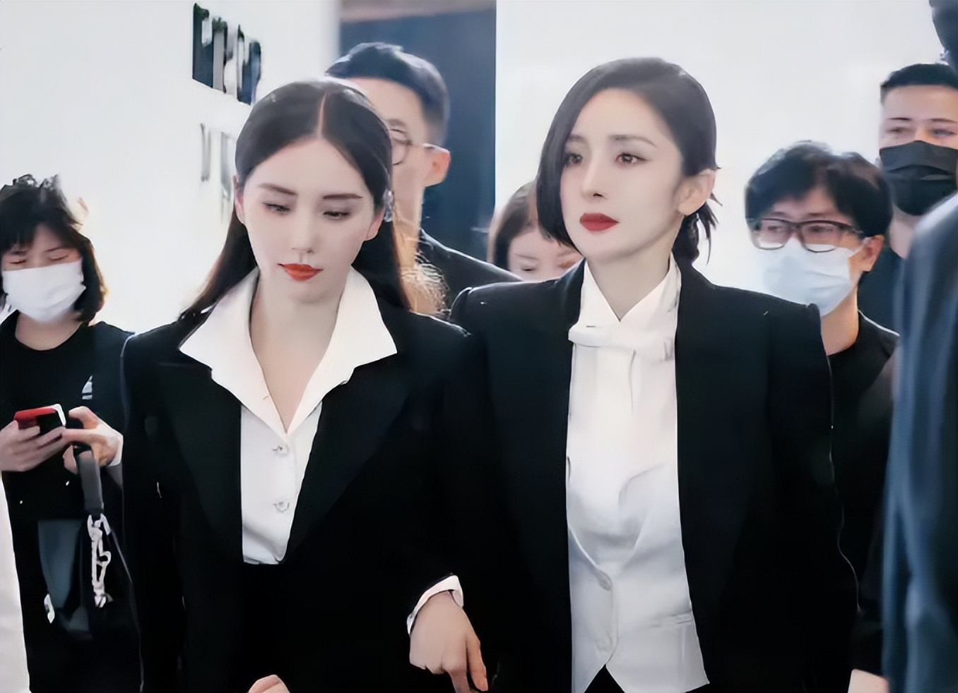 Sexual turn "Ghosts" is on fire, it's all because netizens have opened their minds, Yang Mi and ...