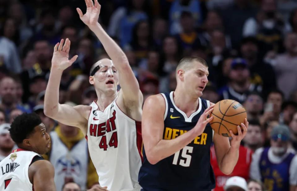 36 zone defenses, 4 assists, 10 rebounds! Four stats and four ...