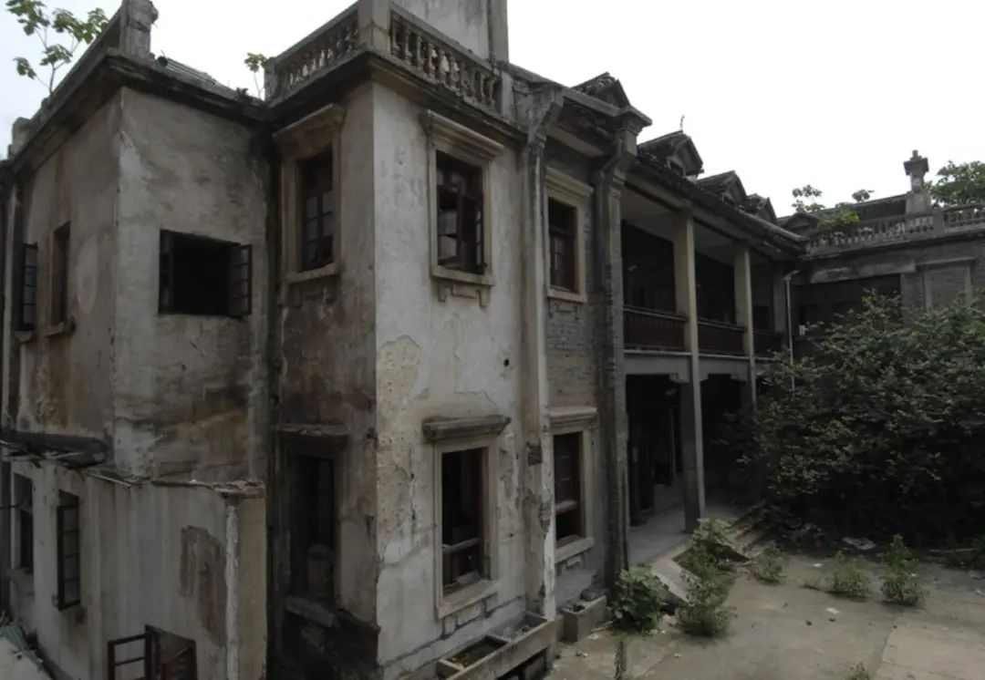 Water surrounds the city, and the city encloses water: Qingpu Old City ...
