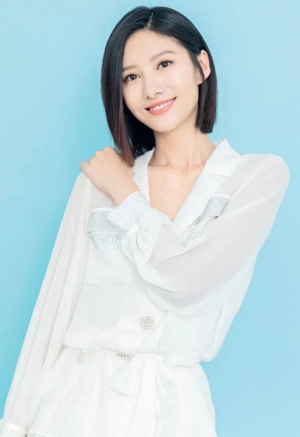 Beautiful and generous Wu You - iMedia