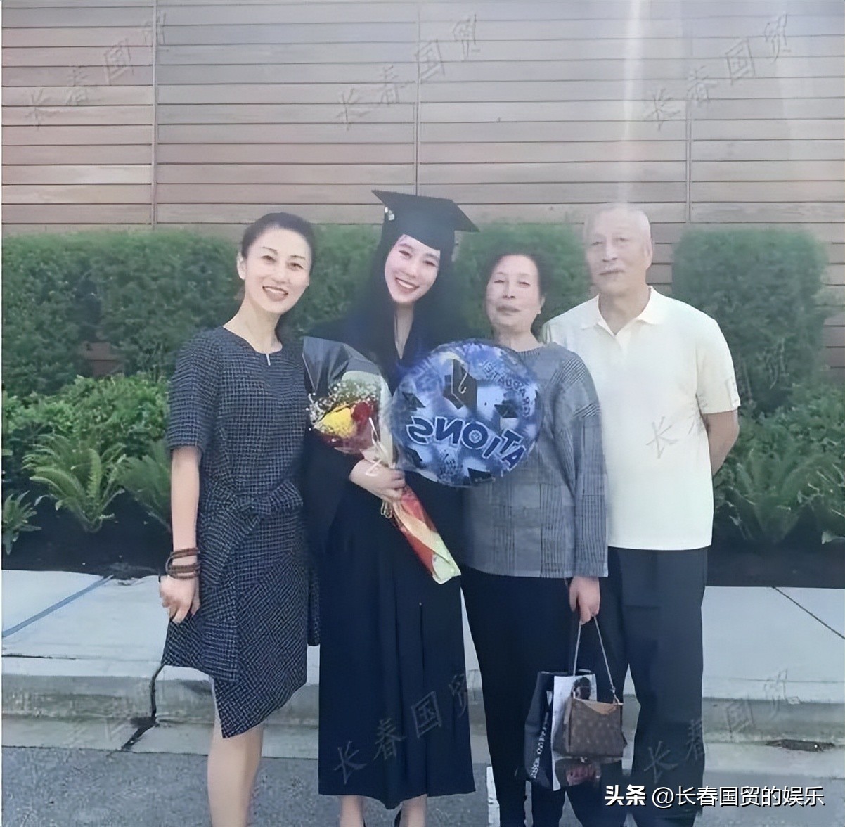 Yang Zi and his eldest daughter are rarely in the same frame, 21-year ...