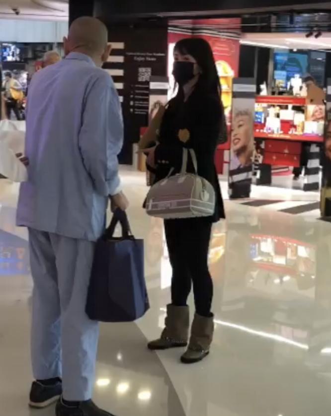 Liu Luanxiong and Lu Lijun went shopping together for the first time in ...