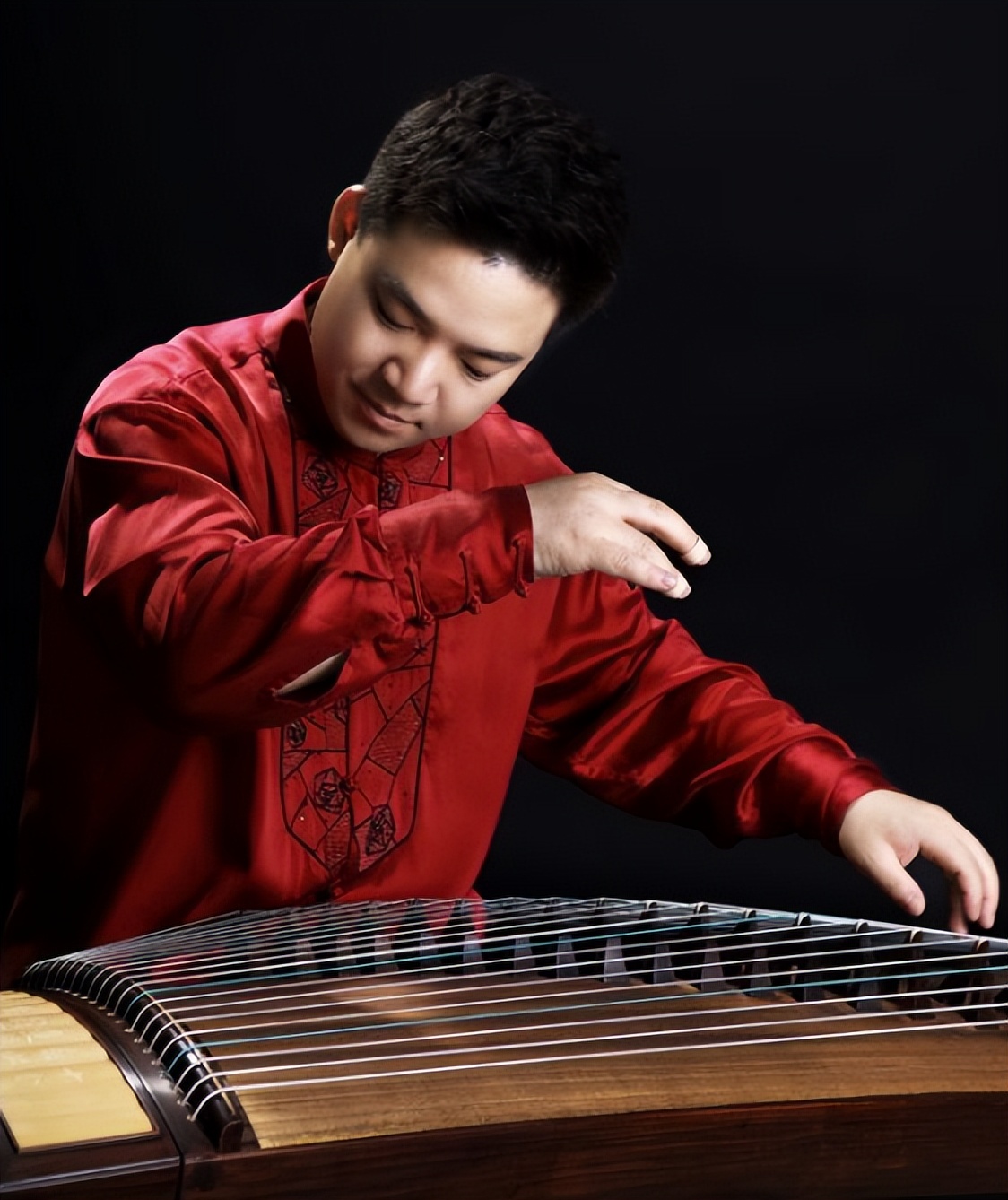 Why is the famous guzheng song "Deep Night" so sentimental yet sharp ...