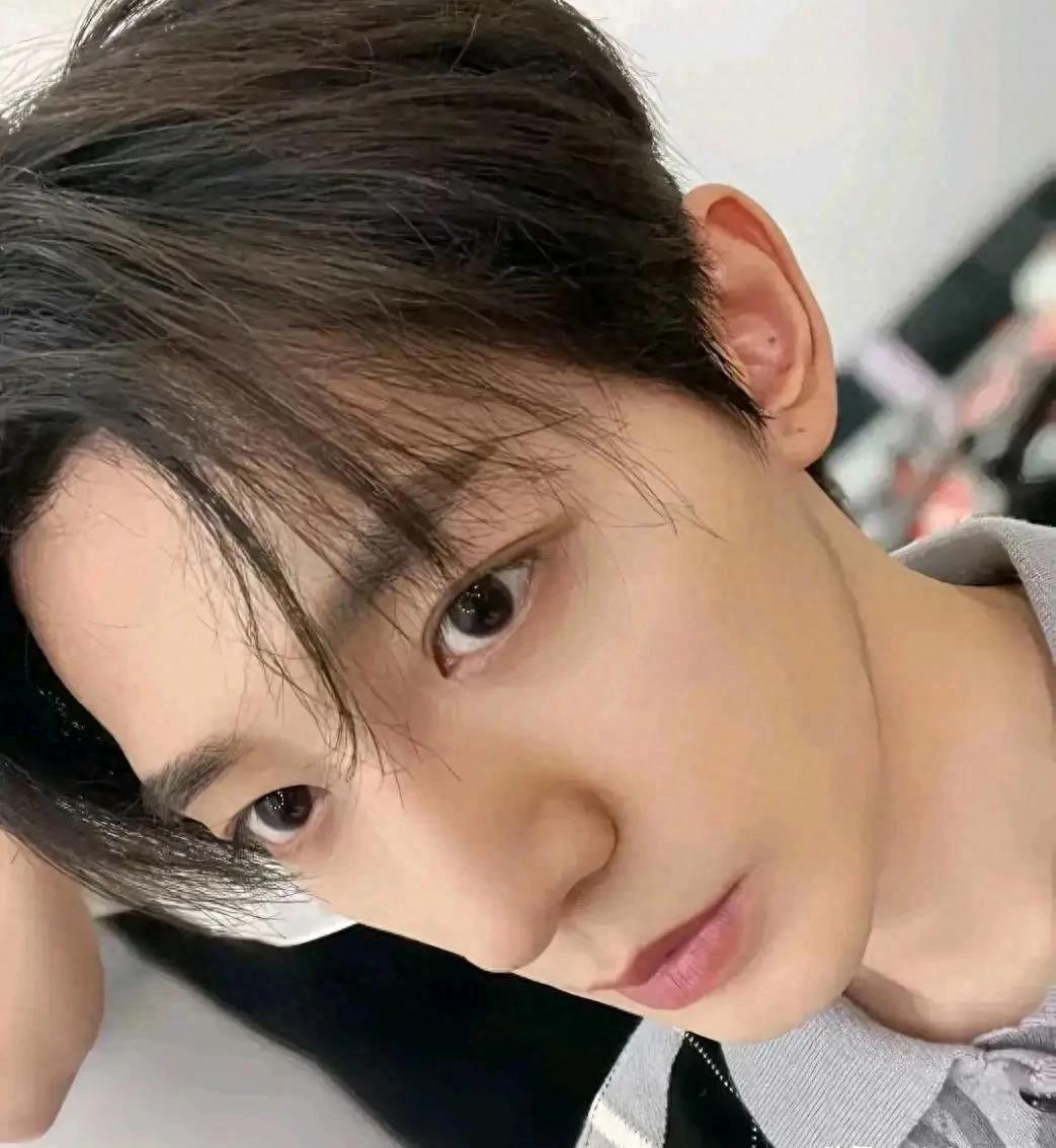 "Long Love": Exploring Deng Wei's two-sided life. - iMedia