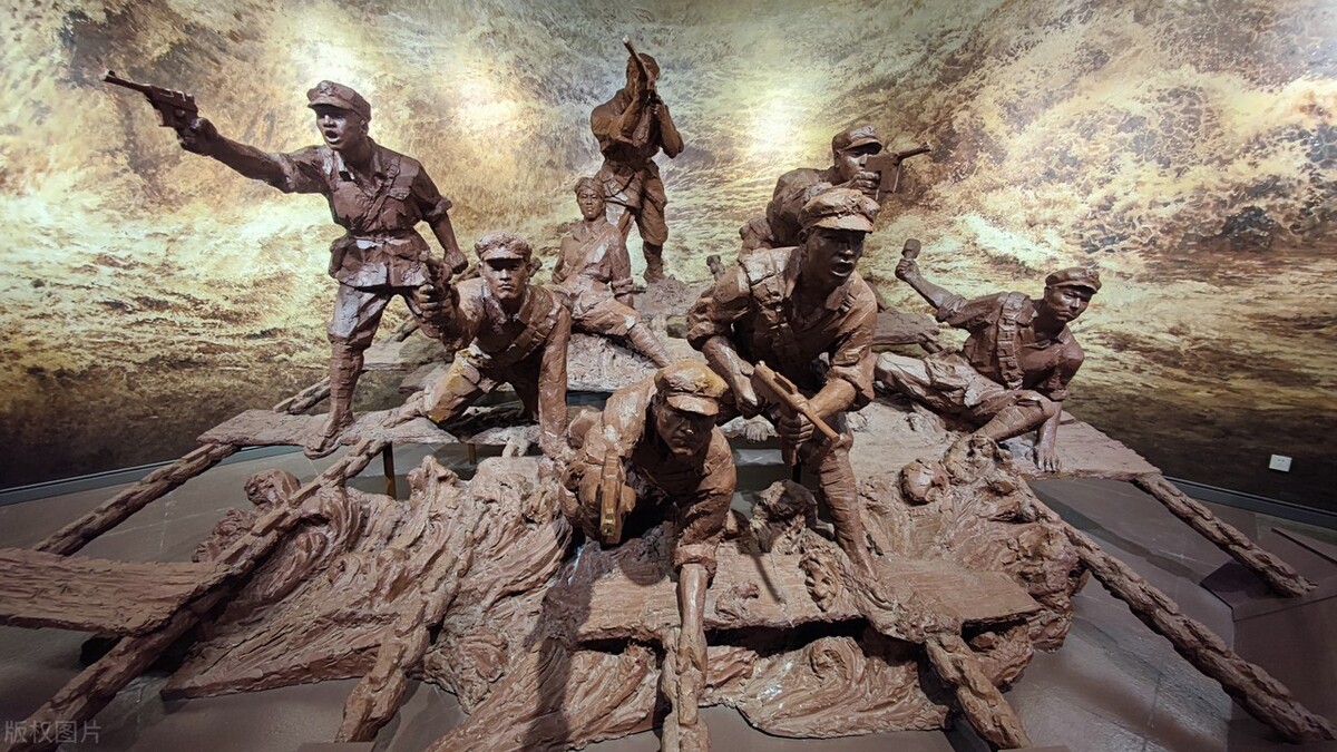 How did the Luding Bridge, which stood for more than 300 years, be made ...