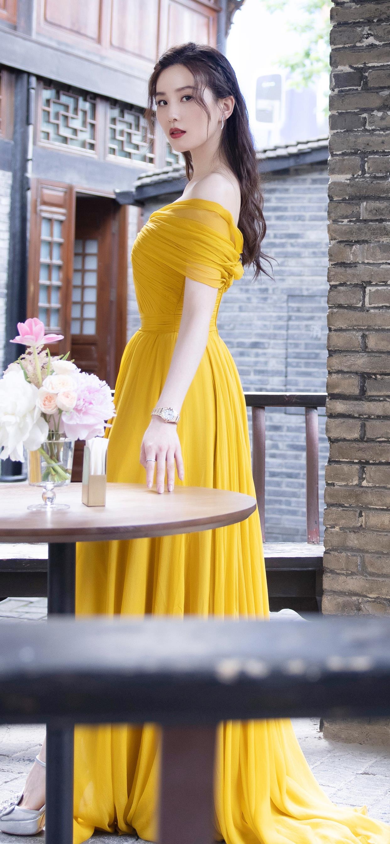 Cecilia Liu - the beauty of a slender figure - iMedia