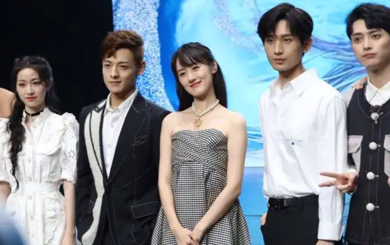 Cheng Yi: Known as the "Prince of Huan Rui", he became famous after ten ...