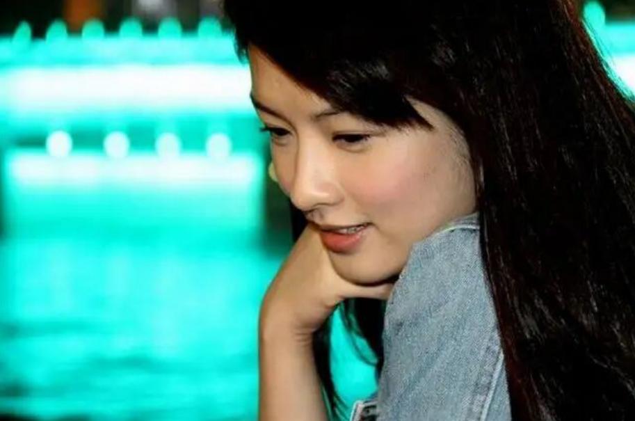 The 33-year-old "Axiang" Zheng Qiandan is the adopted daughter of the ...