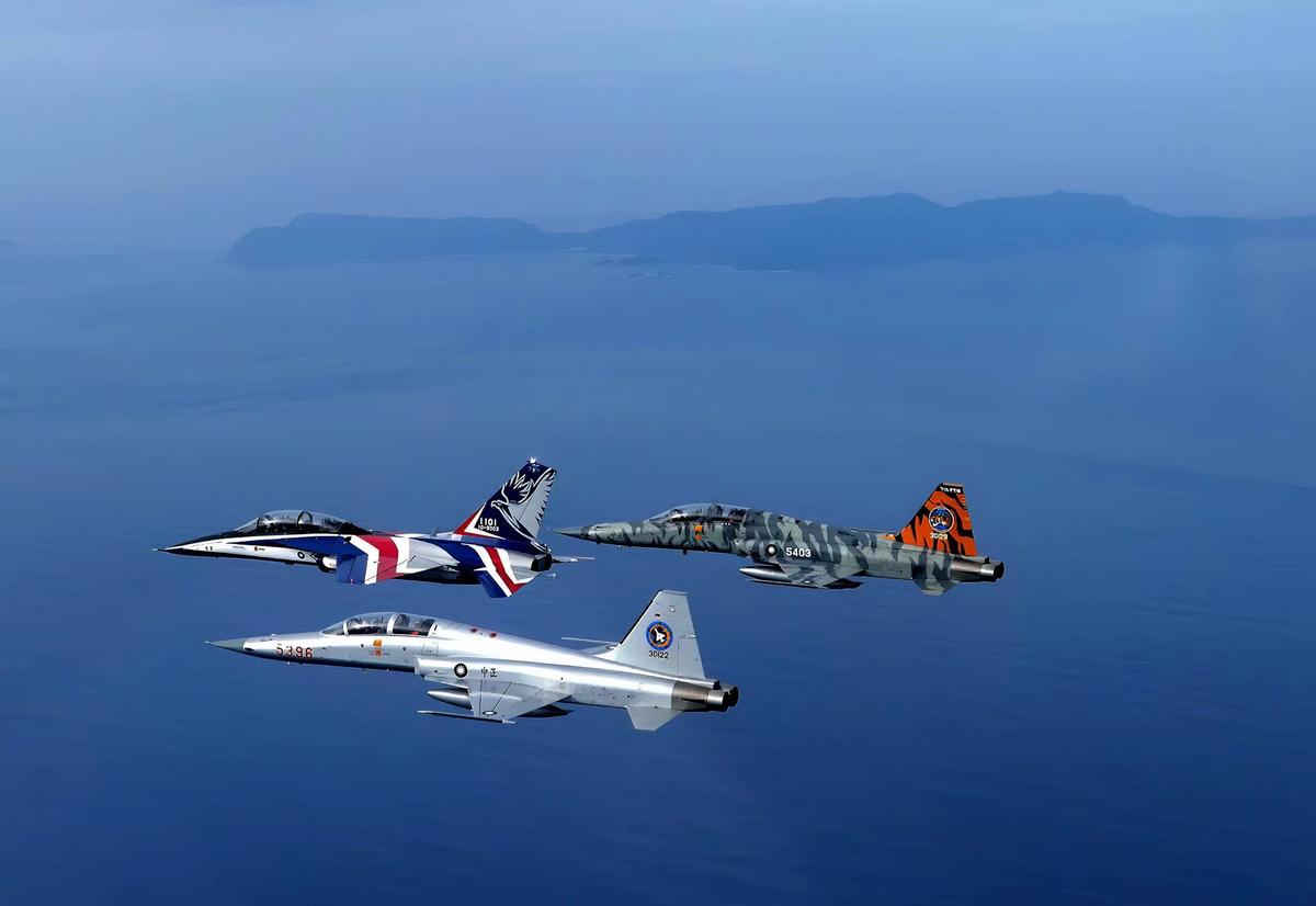 The Taiwan Army wants to parade, the jet formation can't get fighter ...