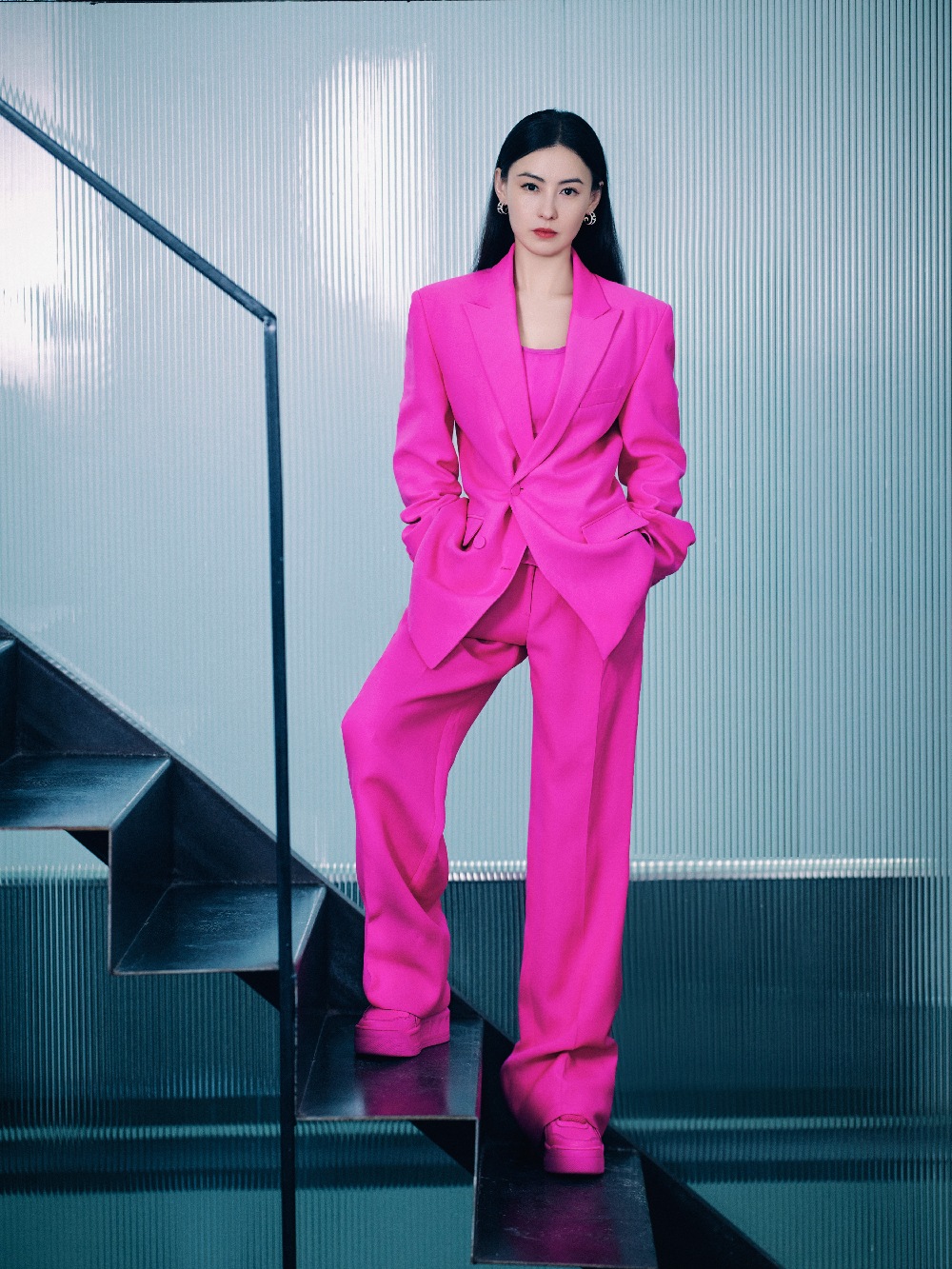 Cecilia Cheung's live broadcast is in perfect condition. The rose red ...