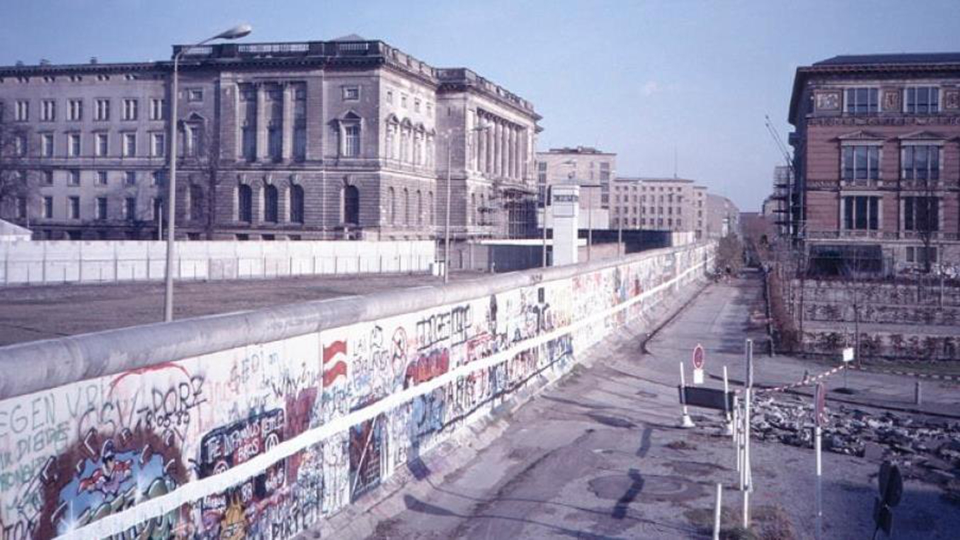 How did a door and a wall in Germany become famous attractions that ...
