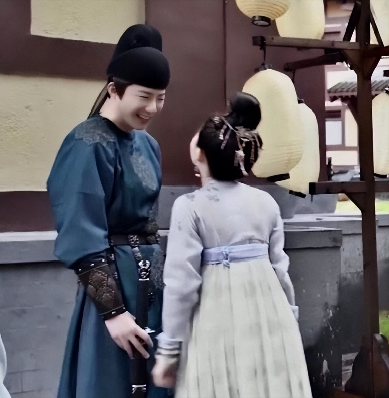 Dream back to "Long Song Xing"! Zhao Lusi and Liu Yuning were all met by chance in Disney! It ...