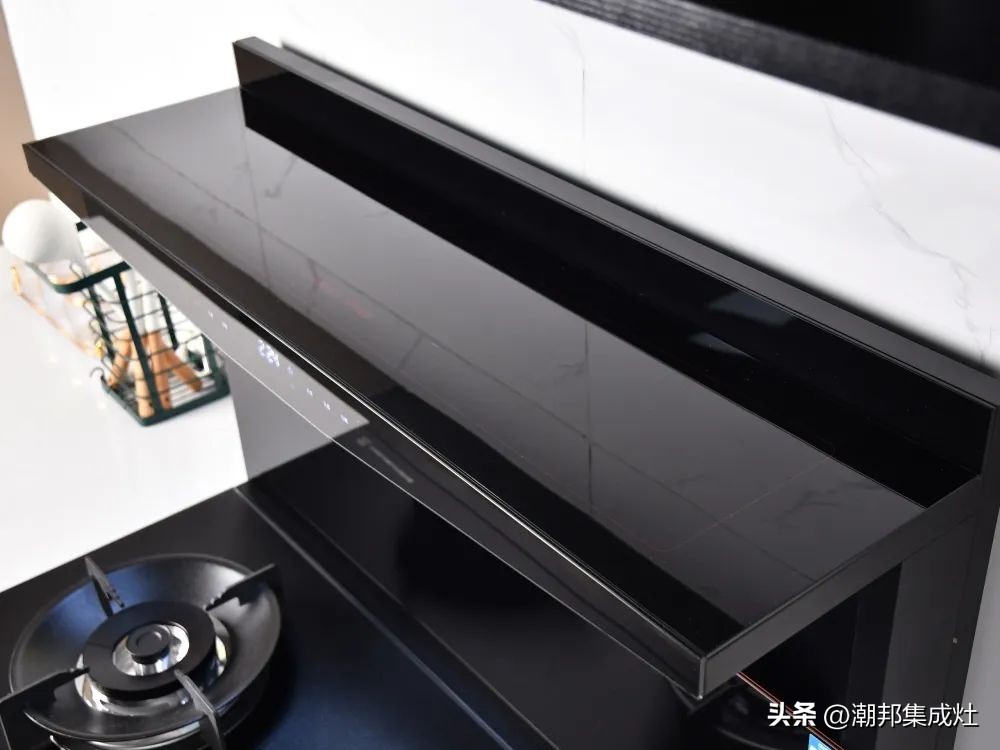 It is a combination of masters and small details, a model of multi ...