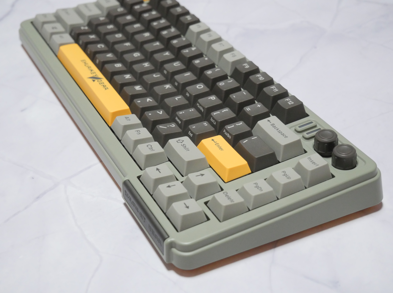 The feel and appearance are all top-notch hands, only the mechanical ...