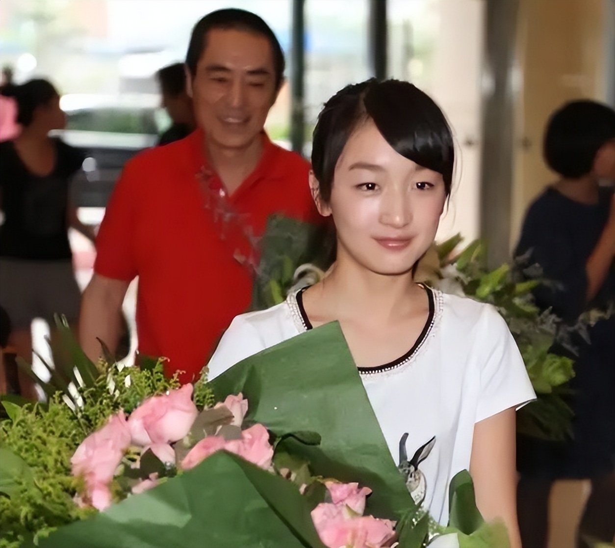 Zeng Zhiwei's sentence "I sneaked past her" revealed the corrupt love ...