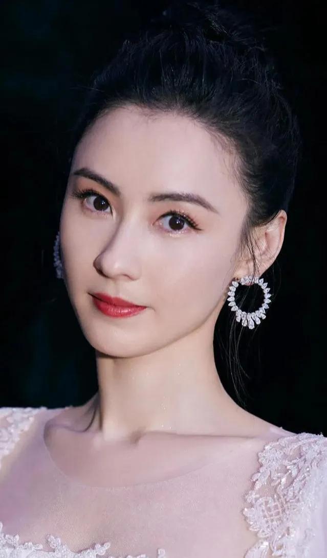 The celebrity couple's sweet exposure! The relationship between Cecilia ...