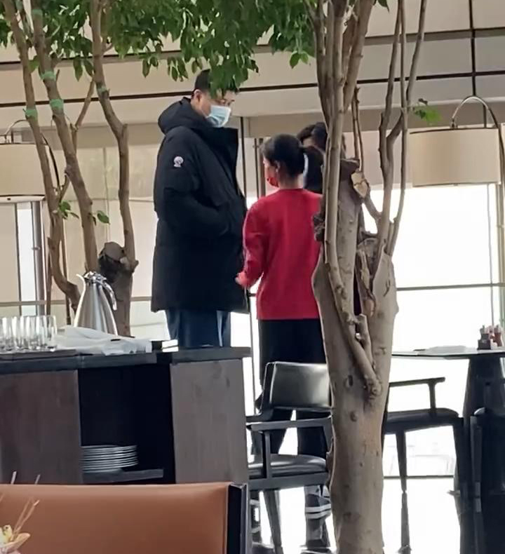 Yao Ming's family of three are in the same frame, 12-year-old Yao ...