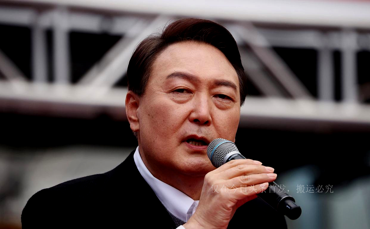 After speaking harshly to China, Yin Xiyue turned around and realized ...