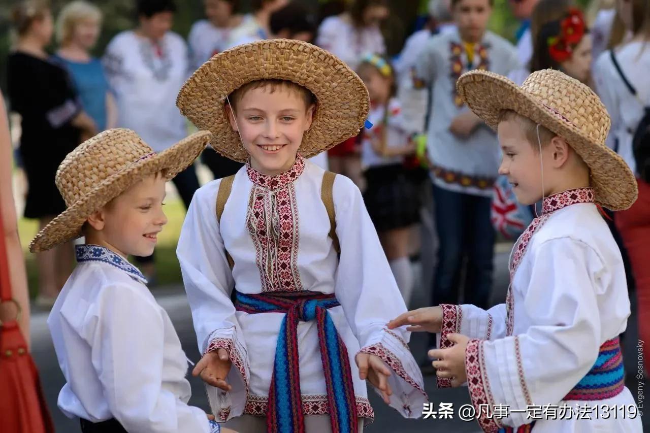 Glorious Ukrainian embroidery festival, once beautiful Mariupol and her ...