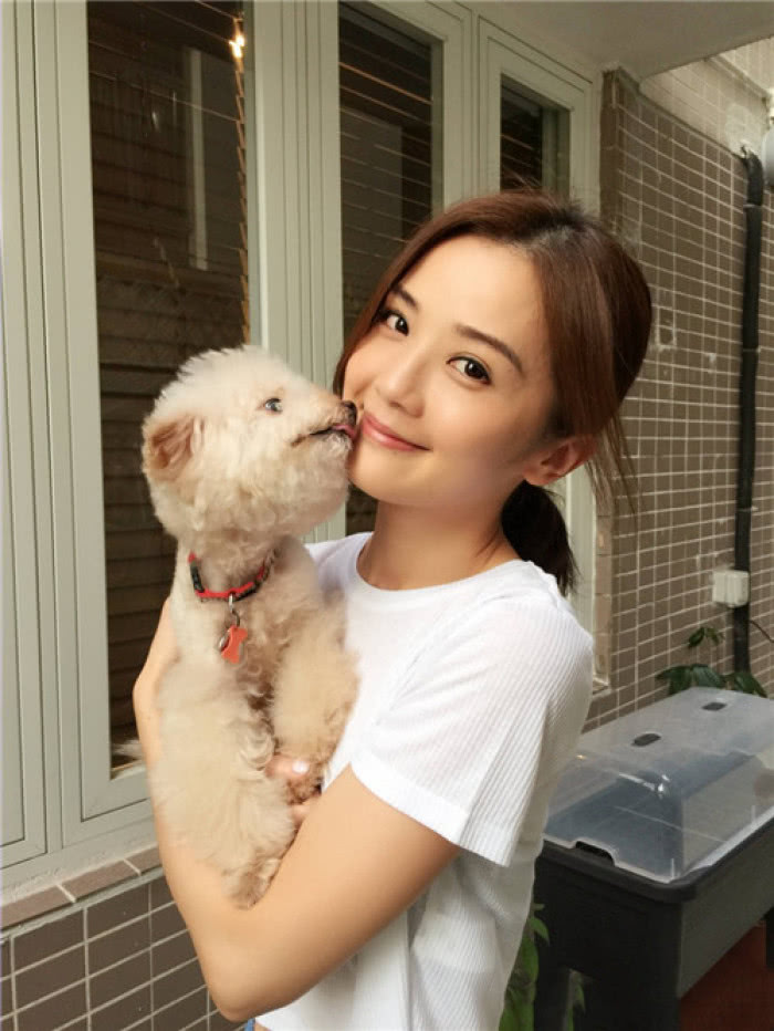 Looking at the Reuters picture, I was fascinated by Asa's beautiful ...