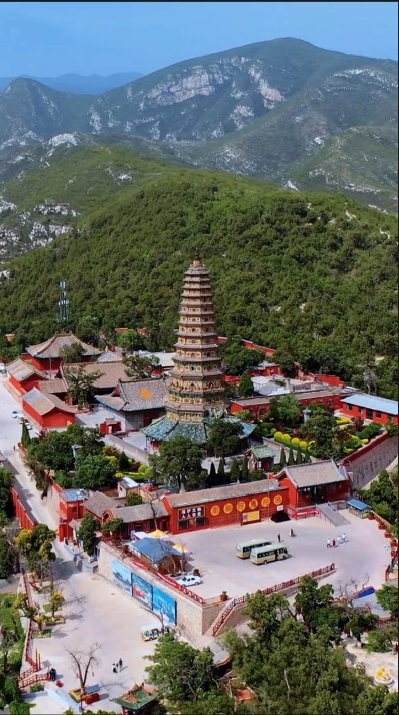 Guangsheng Temple - Colorful Glazed Tower and Feihong Tower - iMedia