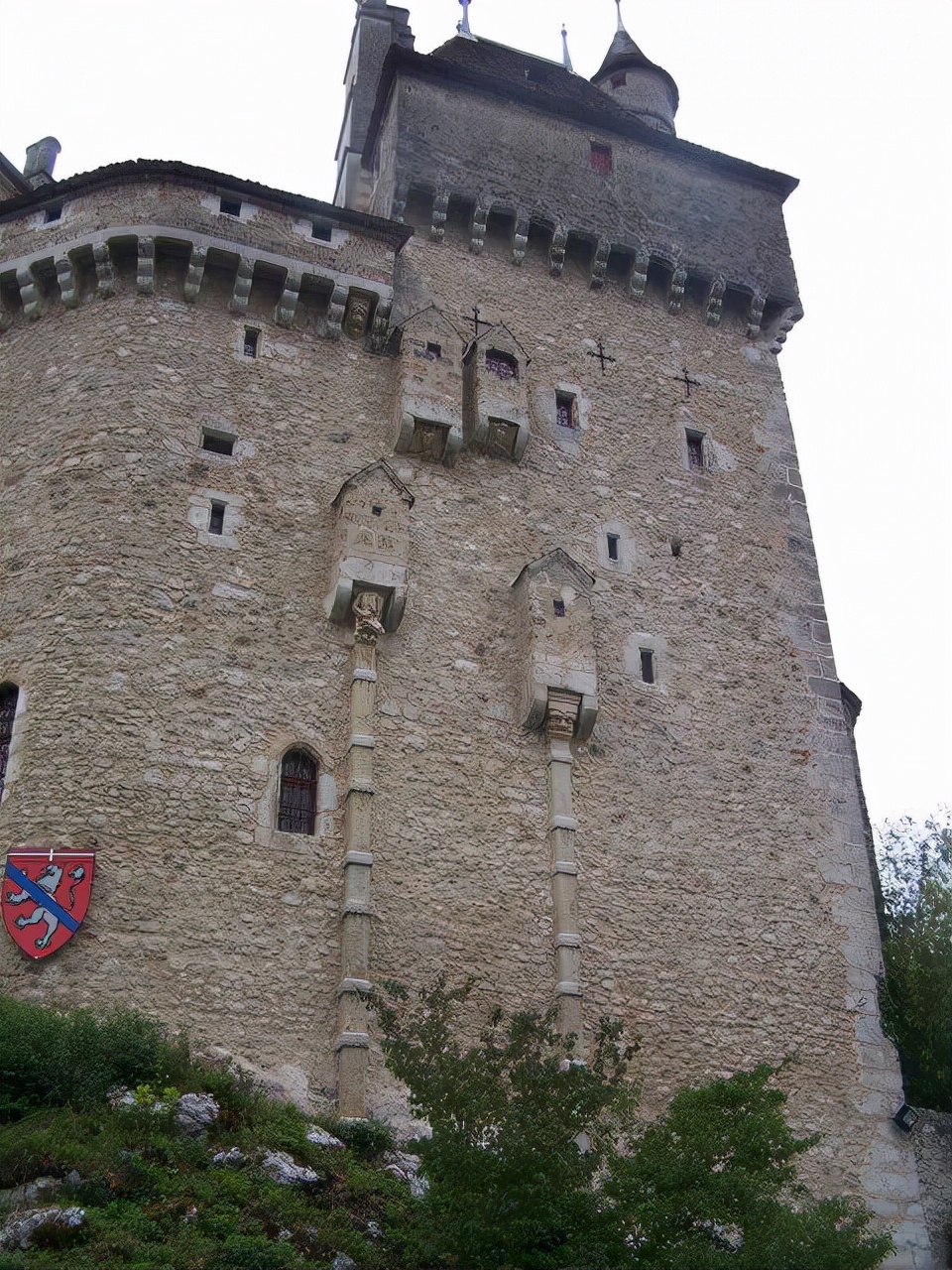 How cleverly designed is the sewer system of the toilet in a medieval ...