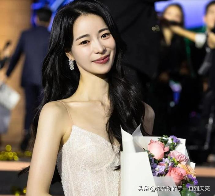 "Dark Glory" Lim Ji-yeon and Lee Dae-hyun's sweet date and meal - iNEWS
