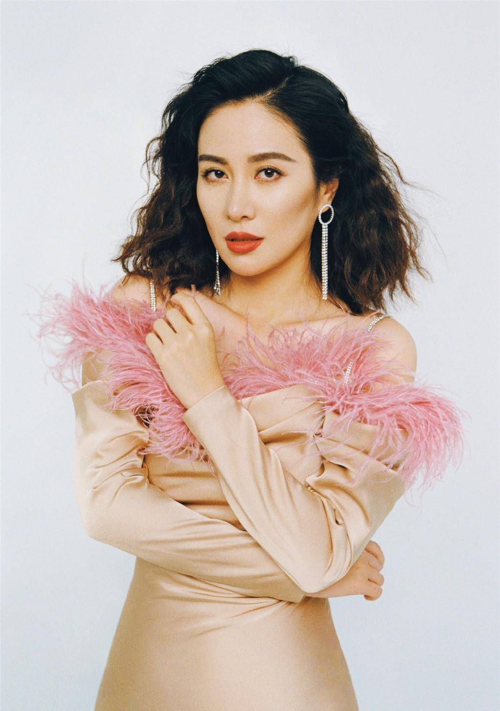 Michelle Ye's new drama airborne, starting with a 16 or 17 year old ...