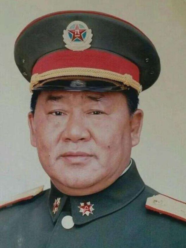 In 1991, Yang Dezhi attended the old Red Army party, and when he ...