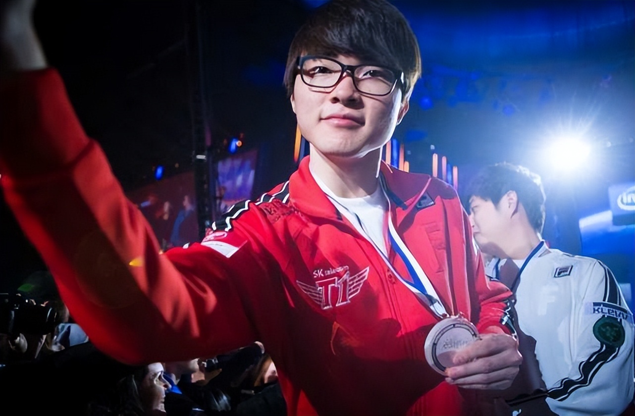 Doinb started a faker, bluntly said that Chovy is the first mid laner ...