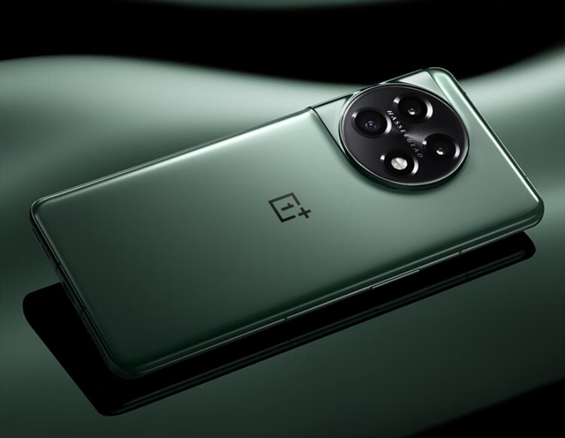 New Year's Day Inventory Three Curved Screen Mobile Phones - iNEWS