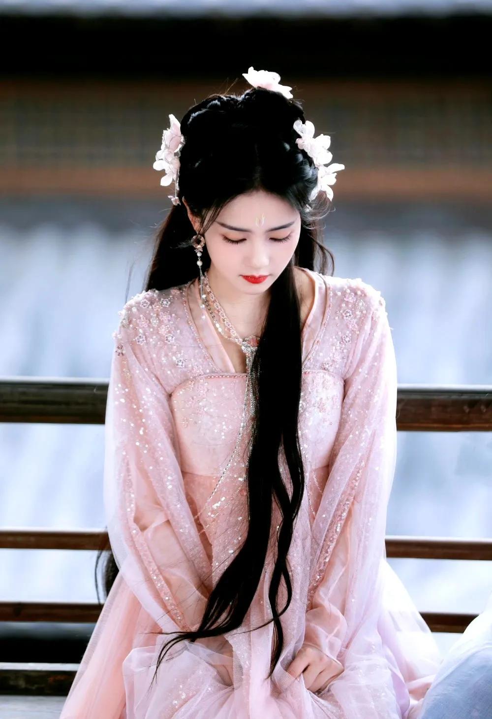 The main female lead drama of Bailu started, Tan Jianci and Zeng Shunxi ...