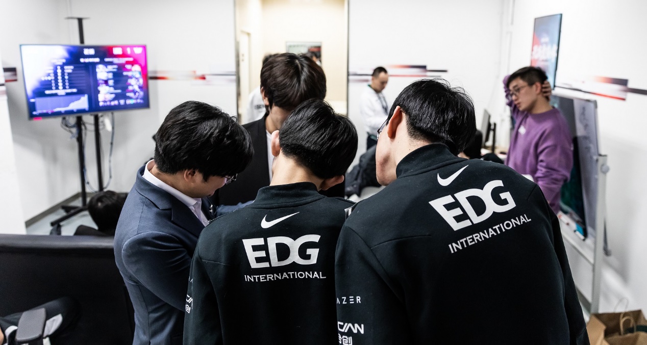 "RNG is not suitable for GEN, but EDG can", Doinb talks about the World Championship, Jiejie ...