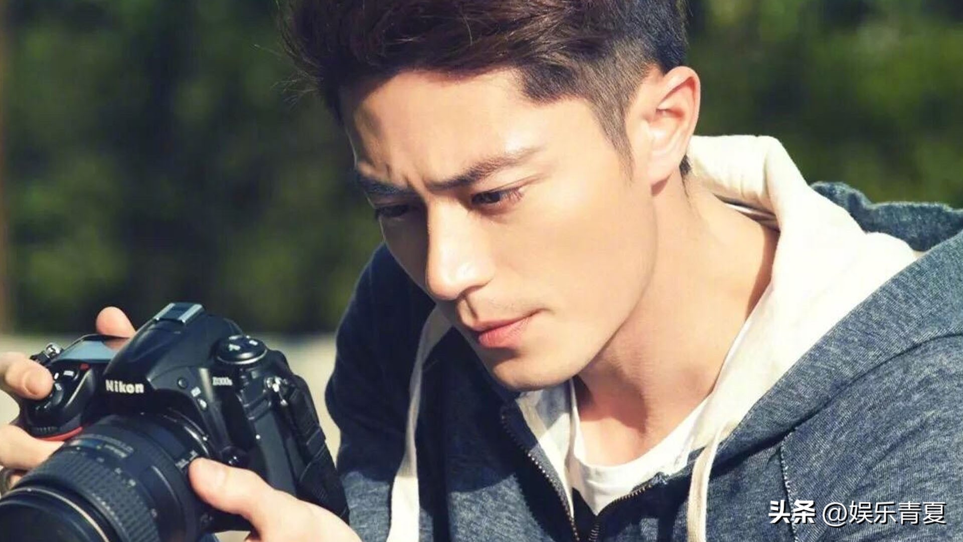 Huo Jianhua returns to the film industry! He is still handsome at the ...