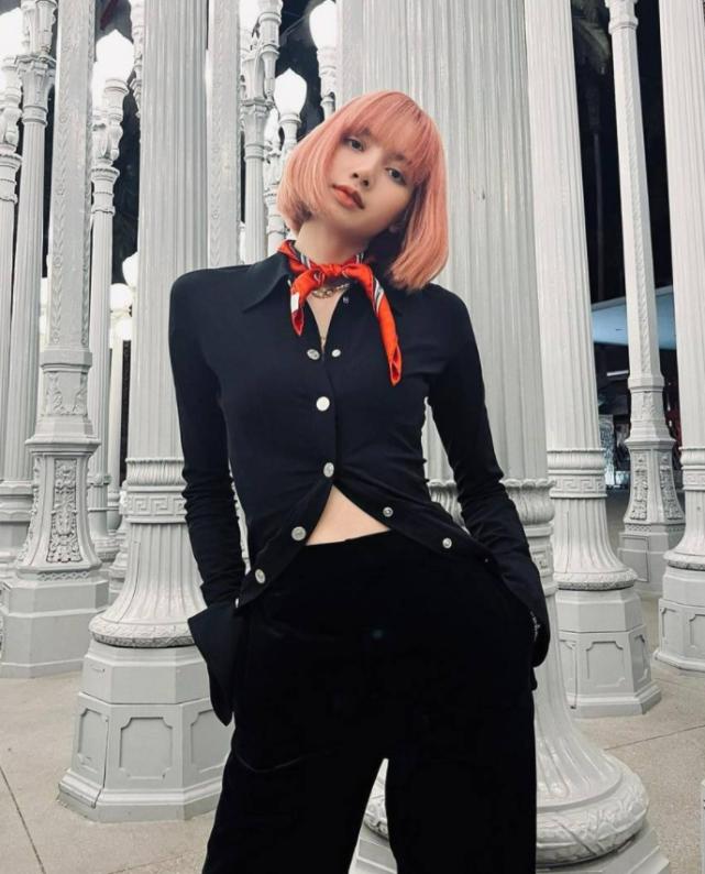 Lisa Recent photos have been exposed and have lost another circle ...