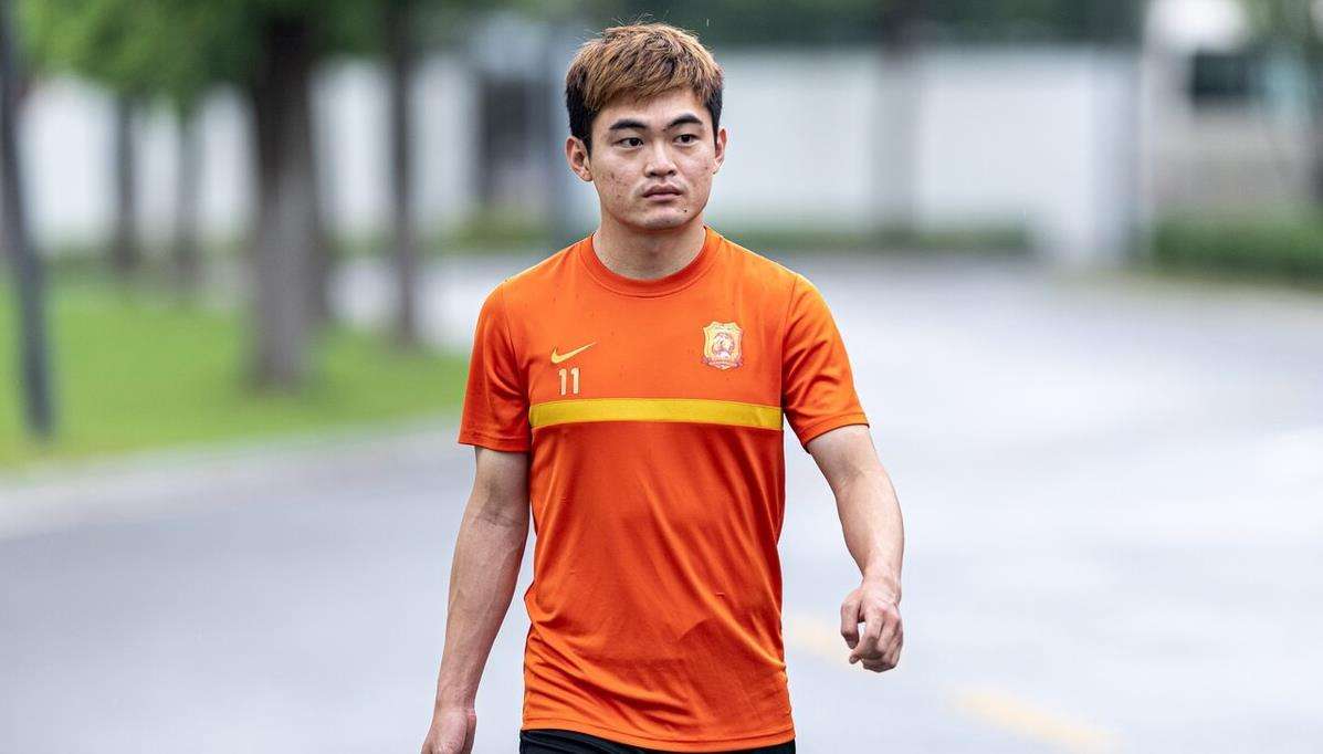 Yan Dinghao's pass, Han Jiaqi's save, Huang Zichang's breakthrough, Li Xiaopeng's new choice - iNEWS