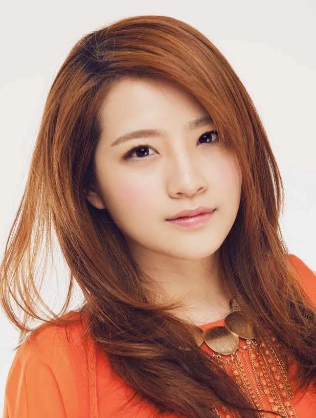 Singer Xiangxiang, as the number one female singer on the Internet ...