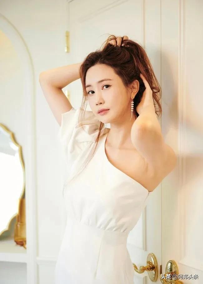 Lee Da Hae - iNEWS