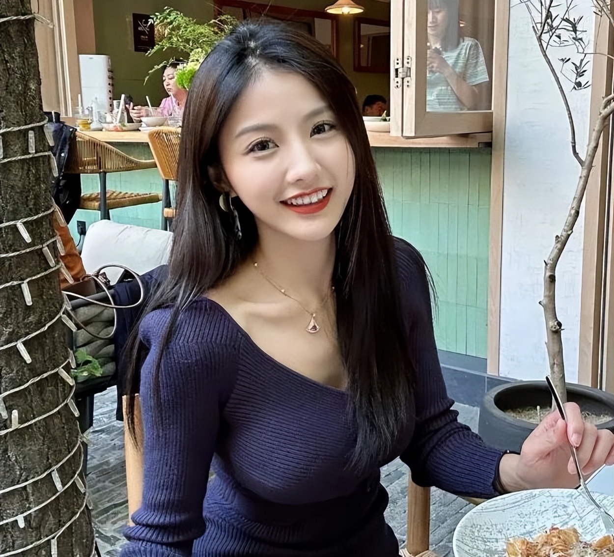 Zhang Han's love affair is exposed! Girlfriend bumps into Qiu Shuzhen: 14 years younger, a top ...