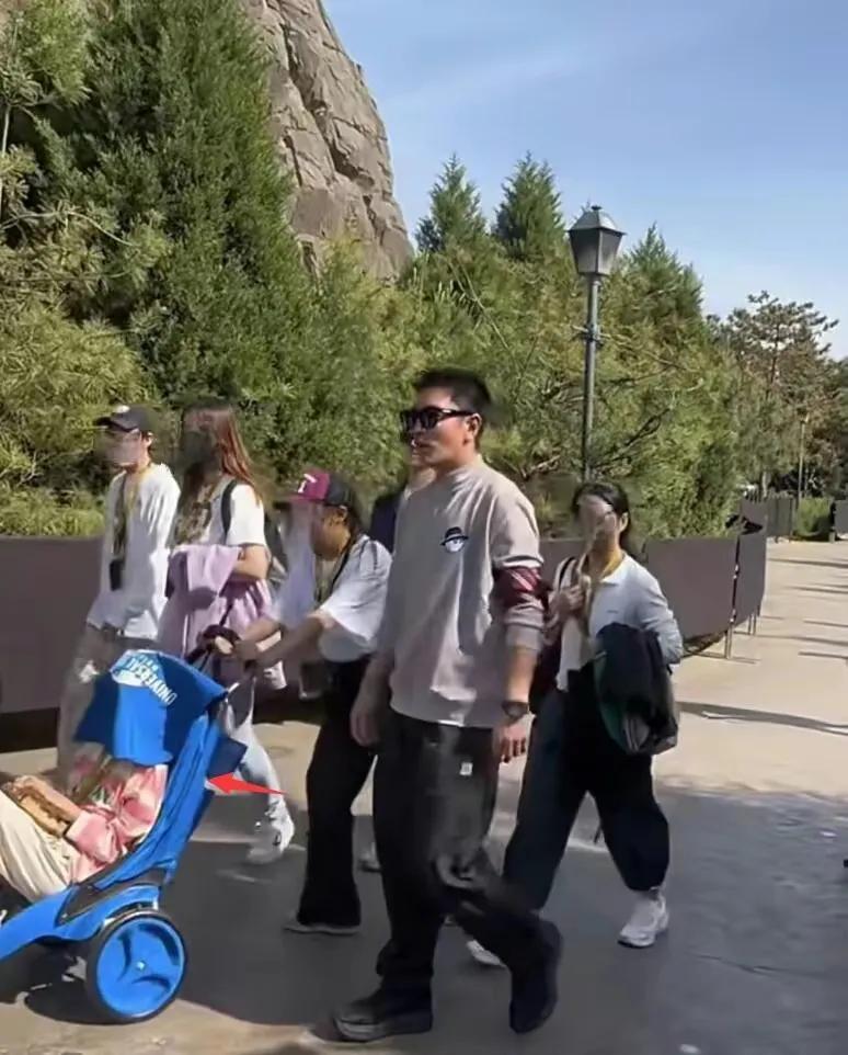 Jia Nailiang took Tianxin to play, and was criticized for being ...